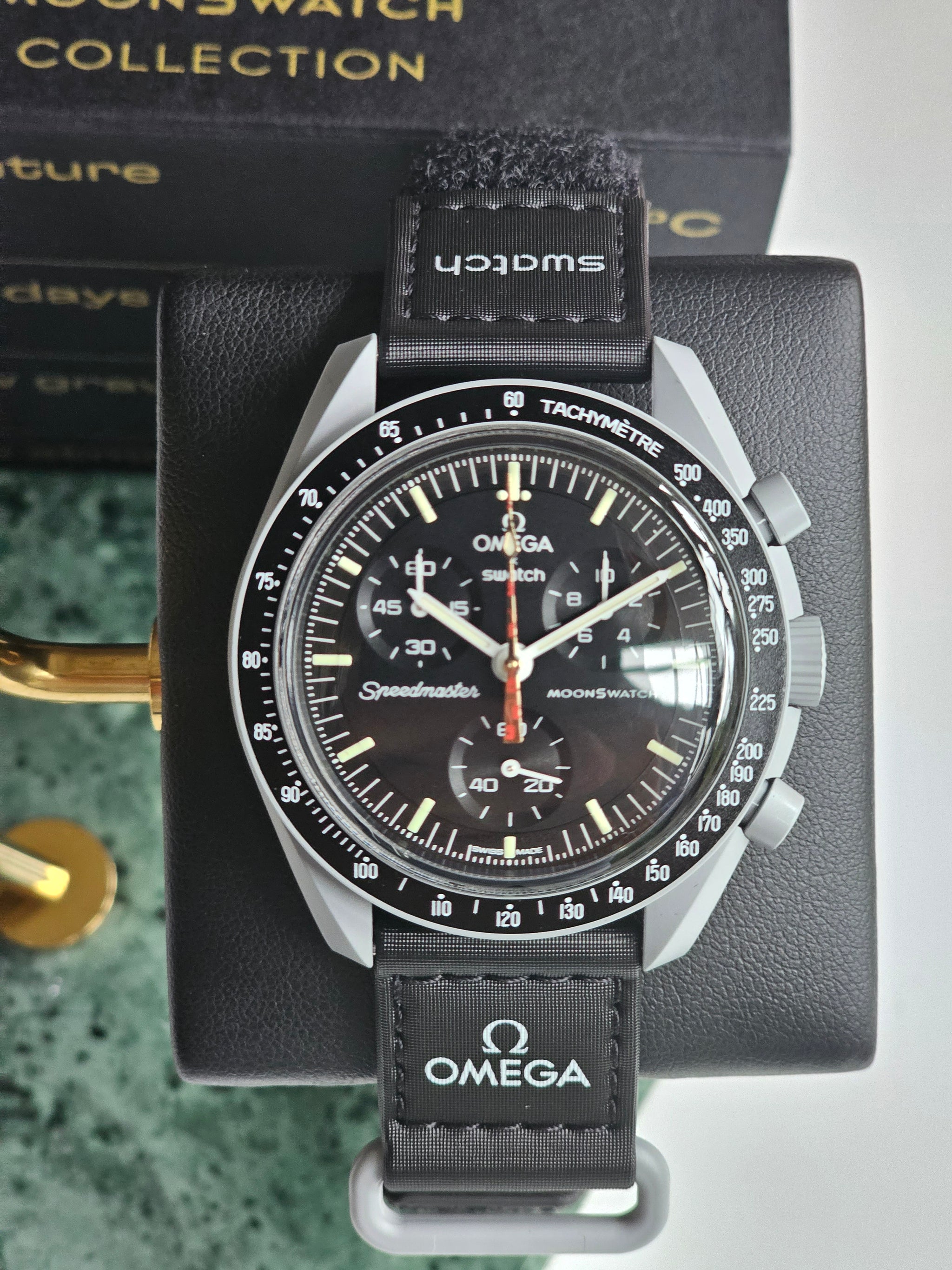 Omega x Swatch MoonSwatch Moonshine Gold Collection - Swiss Moon (S033 ...