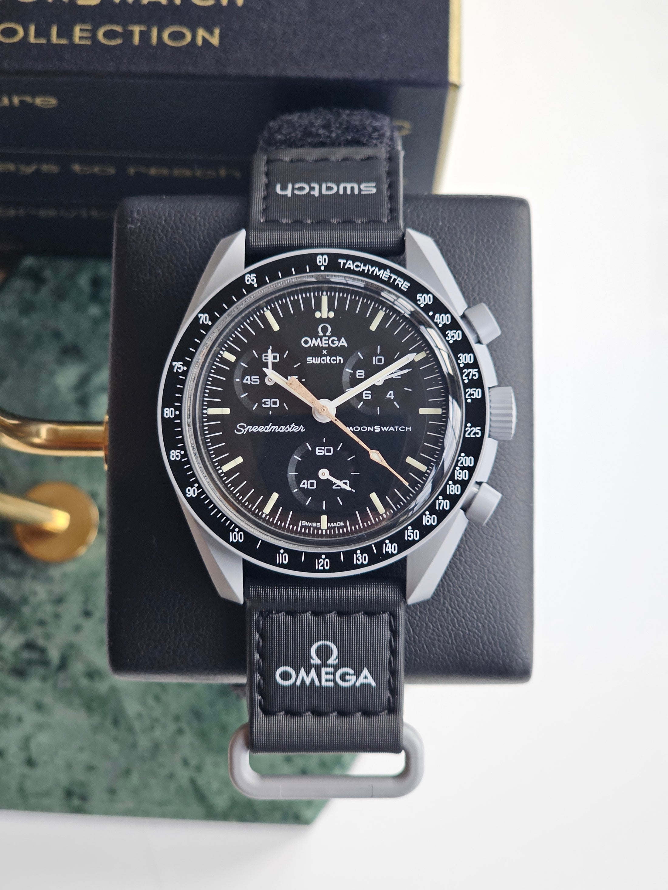 Omega x Swatch MoonSwatch Moonshine Gold Collection - Cold Moon (S033M ...
