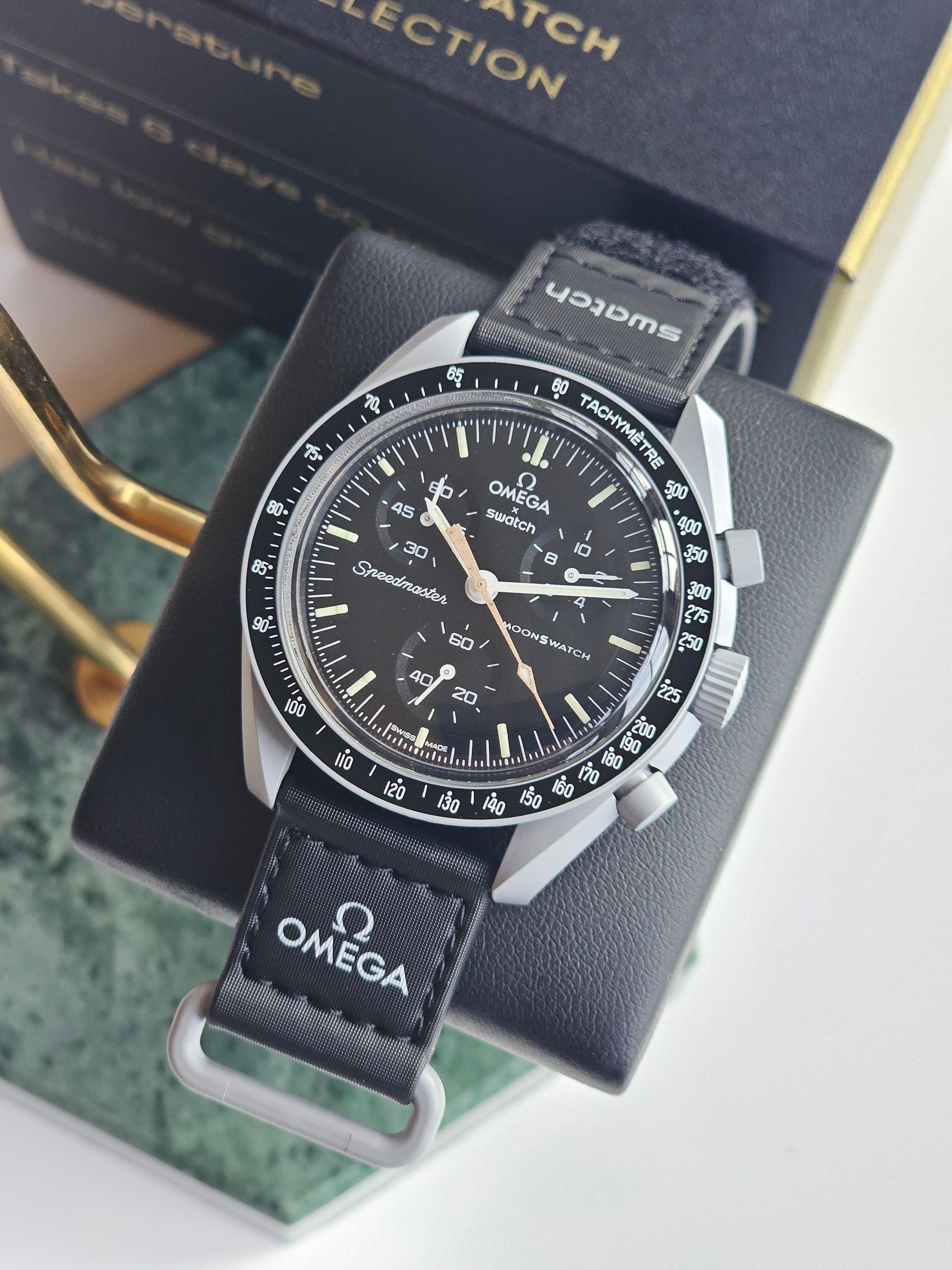 Omega x Swatch MoonSwatch Moonshine Gold Collection - Cold Moon (S033M ...