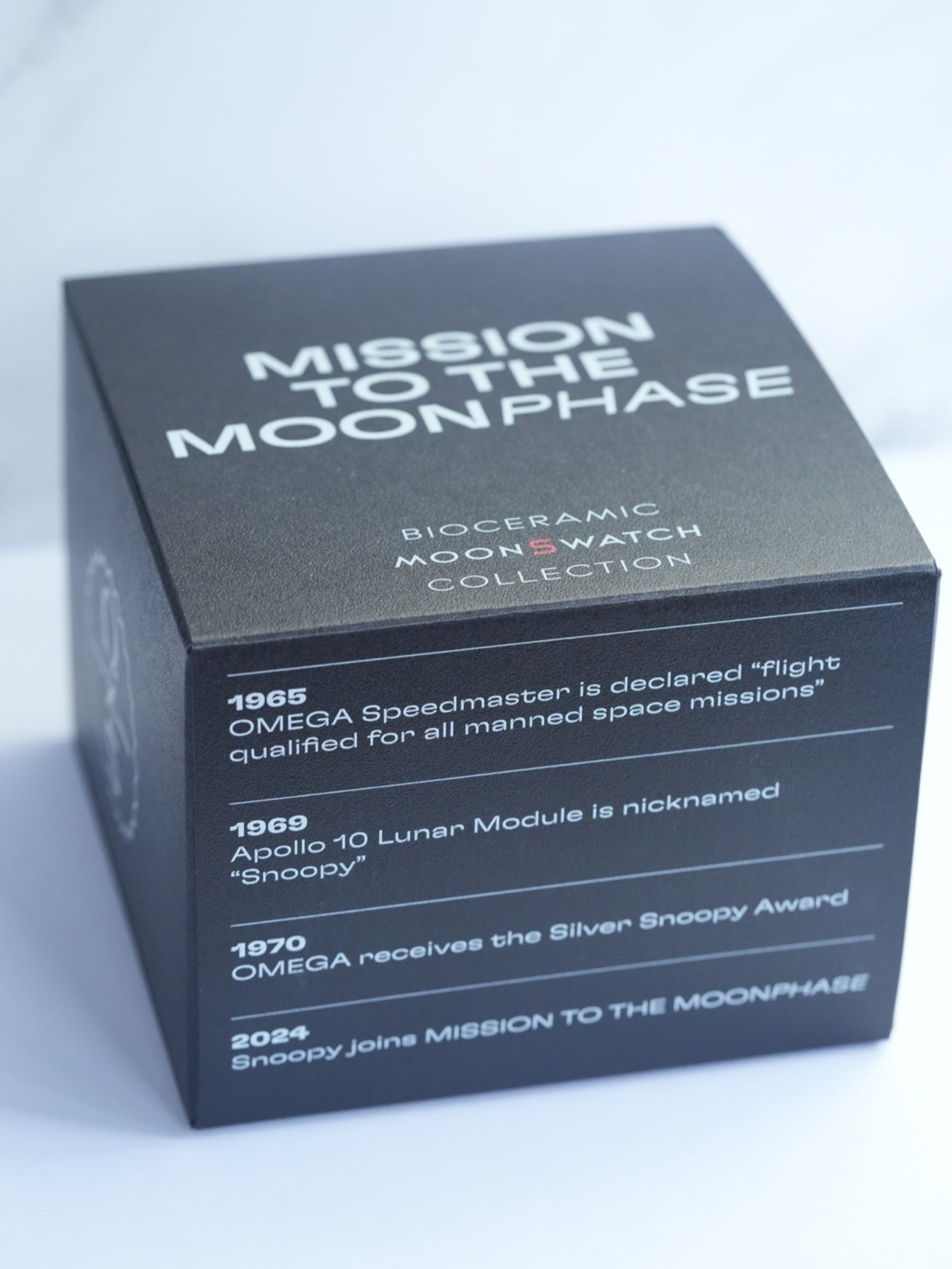 Mission to the Moonphase - New Moon "Snoopy" (SO33B700) – MGB WATCHES