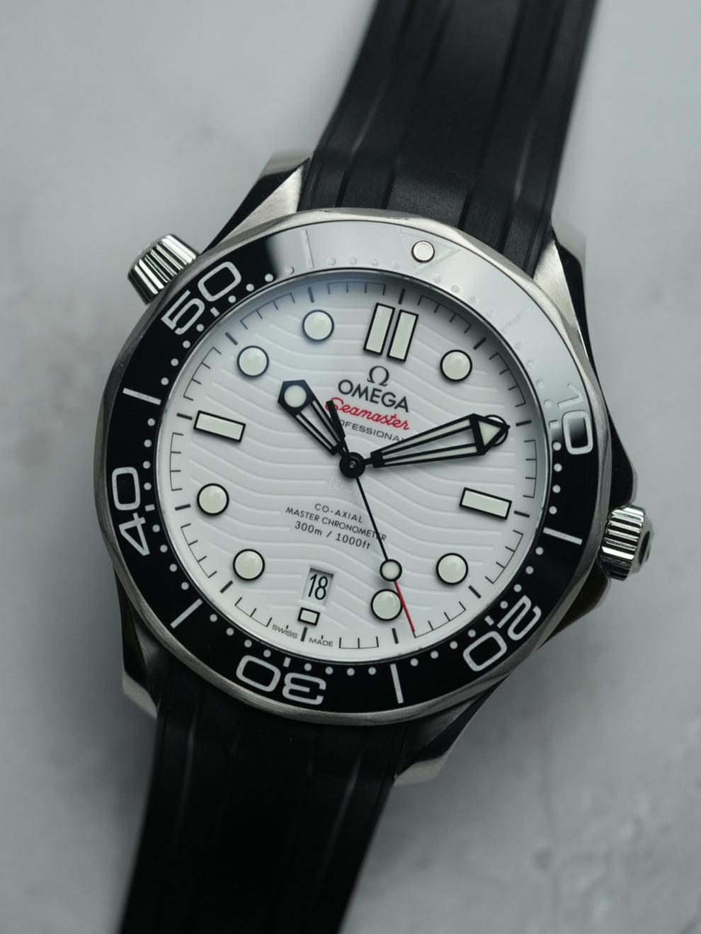 Omega Seamaster Diver 300M Steel +2 Omega Straps – MGB WATCHES