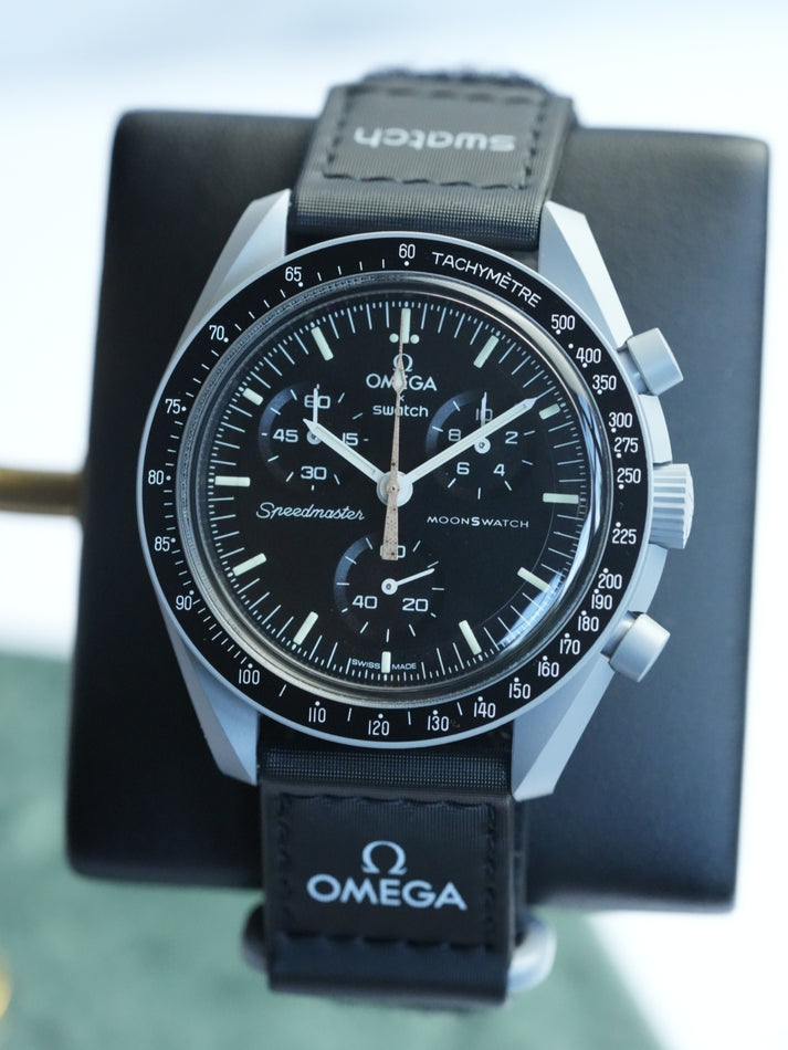 Omega x Swatch MoonSwatch Moonshine Gold Collection - Cold Moon (S033M ...