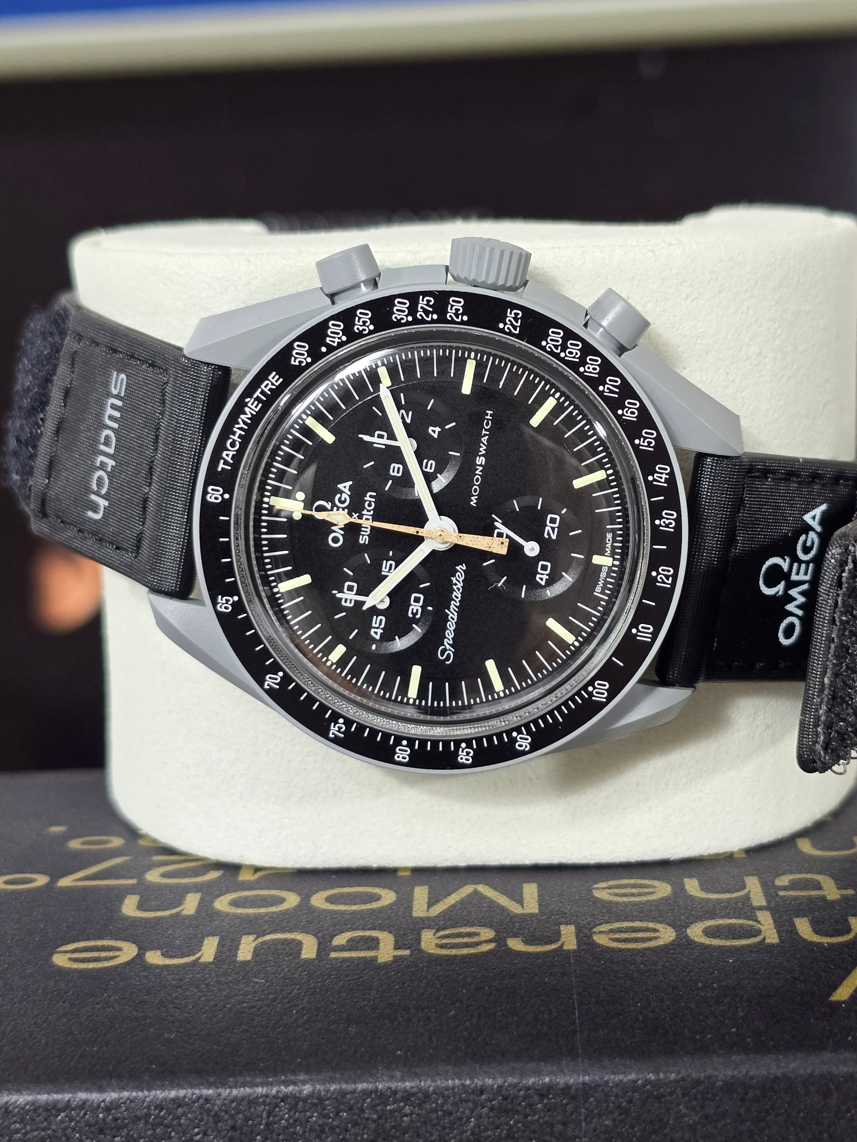 Omega x Swatch MoonSwatch Moonshine Gold Collection - Cold Moon (S033M ...